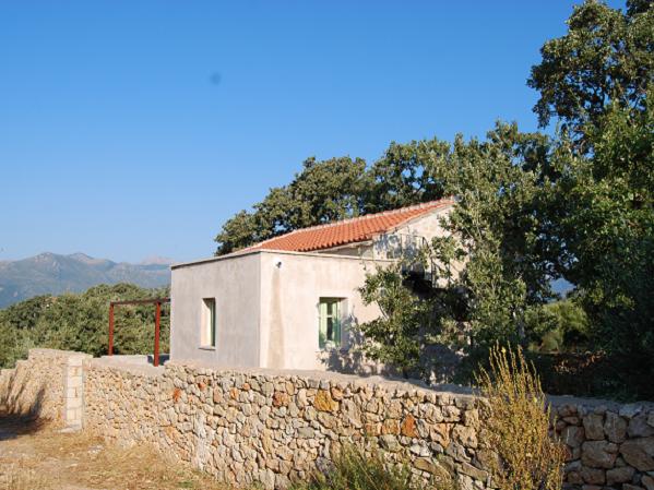 Hellenic Realty - Real Estate in Greece : Properties for sale, houses, apartments, villas, plots ...